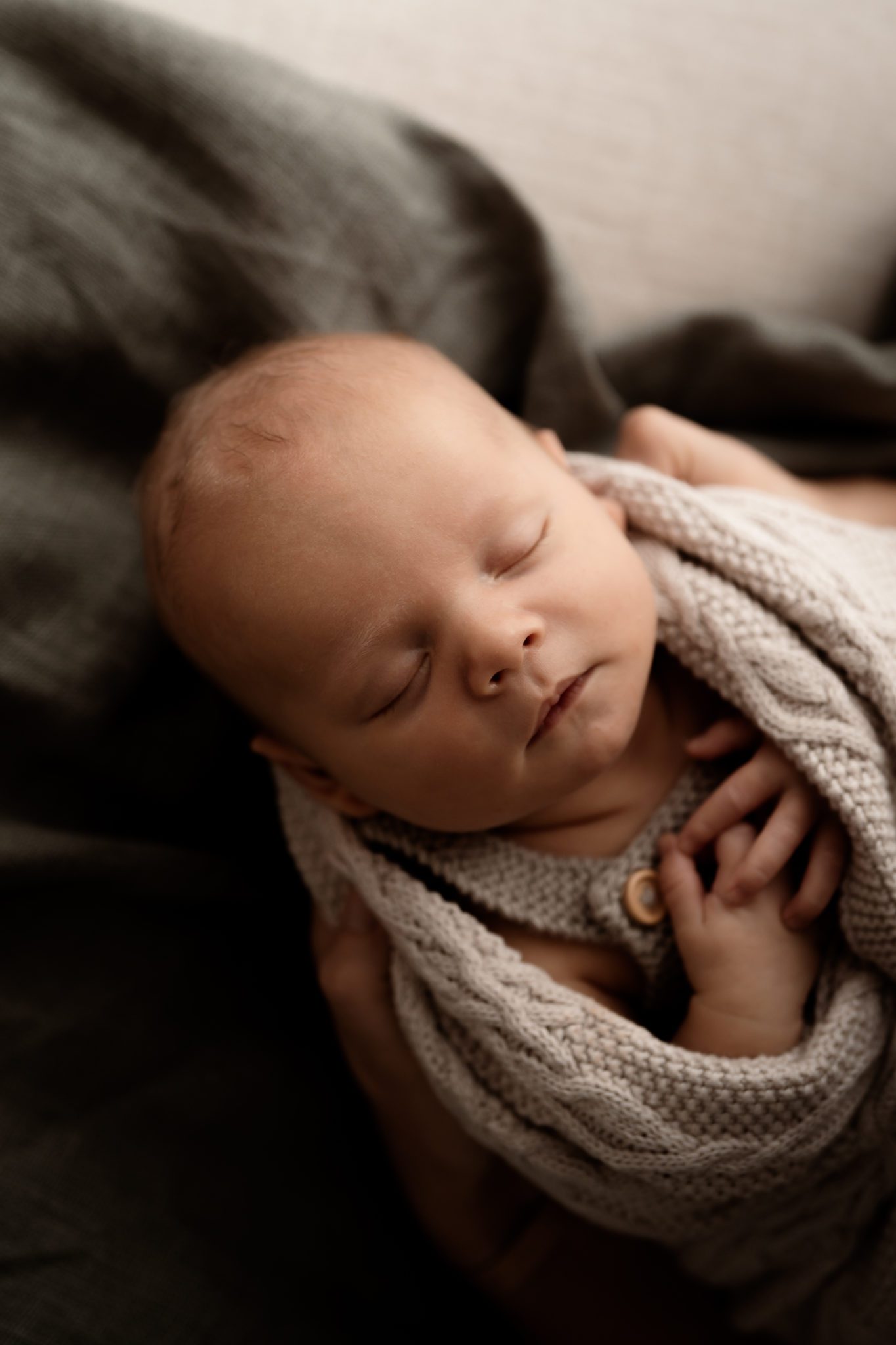 Which newborn shoot is right for you? - staceyrolfephotography.com