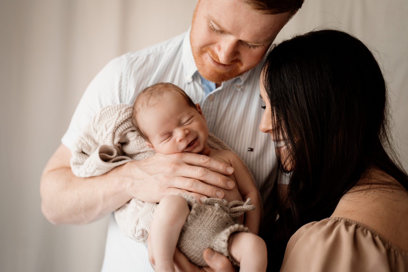 Which newborn shoot is right for you? - staceyrolfephotography.com